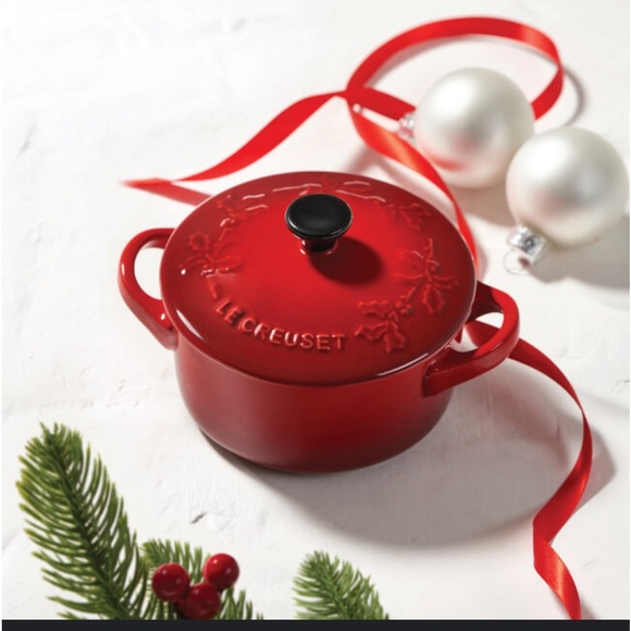 Le Creuset | Kitchen | Le Creuset Mini Cocotte Holly Cerise | Poshmark